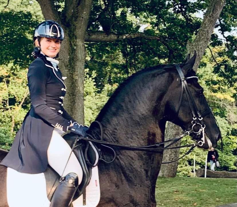 Wylster 463 and Ellisa Kroll earn Gold Medal - Fhana